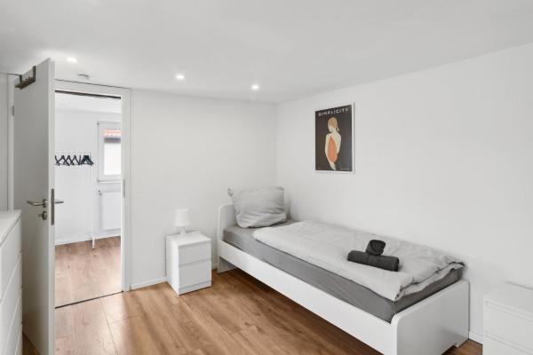 Monteur - Unterkunft Für Bis Zu 5 Personen In 63075 Offenbach Am Main - Of01 - Offenbach