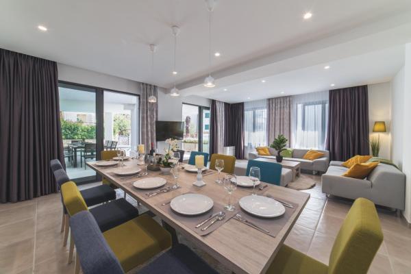 Luxury Villa Close To The Beach With Pool Abeona - Okrug Gornji