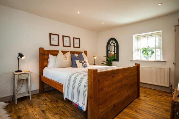Cosy Farm Conversion In The Heart Of Pembrokeshire - Pembrokeshire