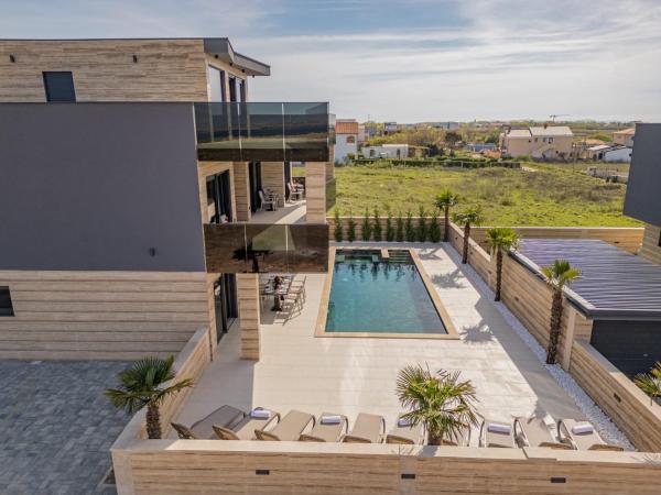 Crowonder Villa Travera 2 With Heated Swimming Pool - Crowonder Luxury Rent - Privlaka