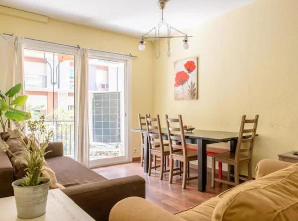 Ramblas Rentals Spacious & Design 4br Flat With Balcony 15m Ramblas - El Prat de Llobregat