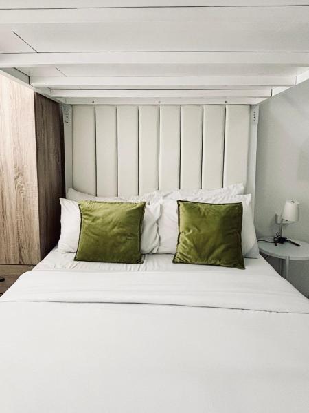 Trendy Studio With Bunk Bed - Cabatuan