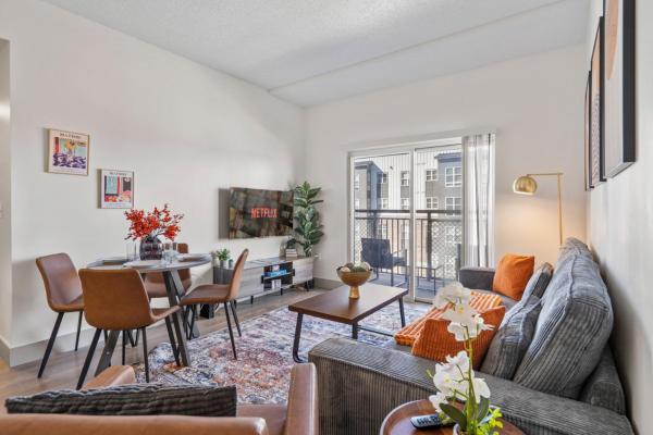 Urban Oasis - Balcony, Free Parking, Views, Gym - Charlotte, NC