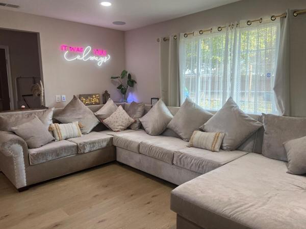 Luxury Home La Big Bear & Lv 5 Mins To Mall - Victorville, CA