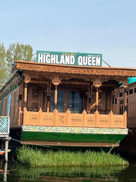 Highland Queen Houseboat - Srinagar