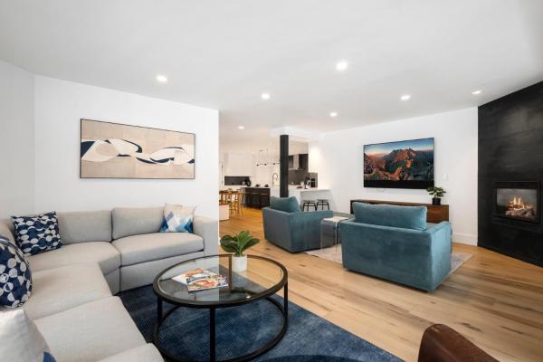 Sunny Condo, Box Canyon Views, Pool & Hot Tub Condo - Silverton, CO