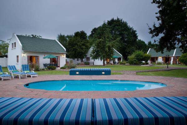 Swallows Nest Country Cottages - South Africa