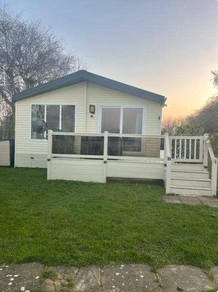 4 Pine View - Dover