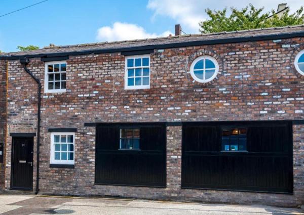 91 Roscoe By Elite - Birkenhead