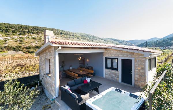 1 Bedroom Beautiful Home In Dol Postira - Postira