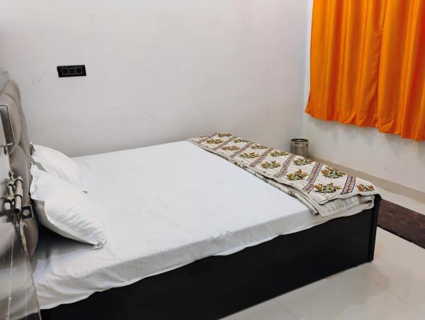The Kashi Guest House - Mughalsarai