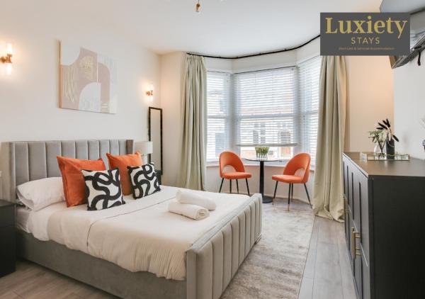 Stylish & Elegant Studio City Centre Nr High St & Southend Beach By Luxiety Stays - Southend-on-Sea