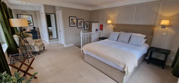 #4 - King Room At The Raven Aparthotel By Purestay - Ironbridge