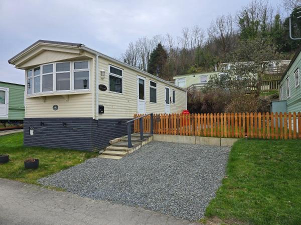 Wonderful 2 Bedroom Mobile Home - Aberystwyth