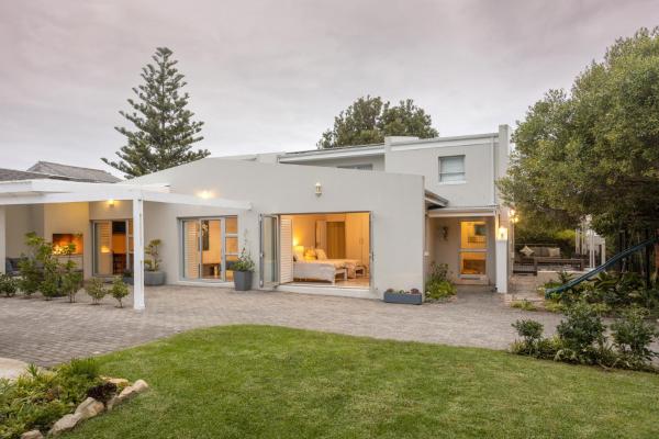 Tuis En Tevrede - 2 Bedroom Flat - Hermanus