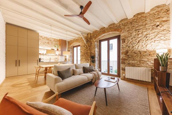 Bravissimo Estudi Verd, In The Historic Centre - Costa Brava, Spain