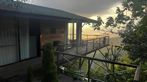 Waterfall Lodge Wood-fire Place, Sauna & Ice-bath - Munduk