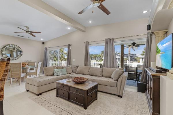 5535 Casa De Lujo- Heated Pool With Water Views Home - Fort Myers Beach, FL