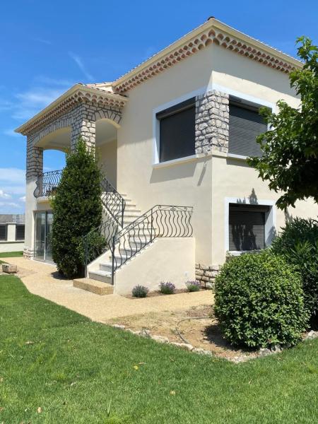 La Maison De Gari Spacious House With Swimming Pool And Beautiful Exterior - Sénas