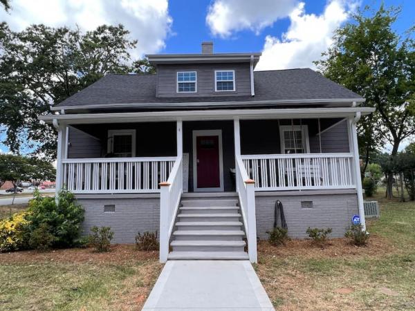 Historic Home In Downtown Greer Shop Eat & Sleep - Greer, SC