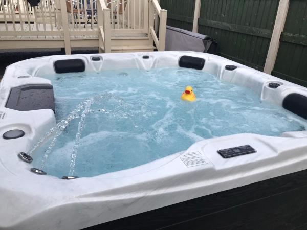 Hot Tub Accommodation North Wales Lodge - Wales