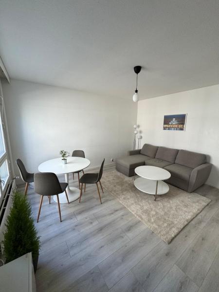 2 Bedroom Condo With A Balcony In The Center Of Helsinki - Helsinki