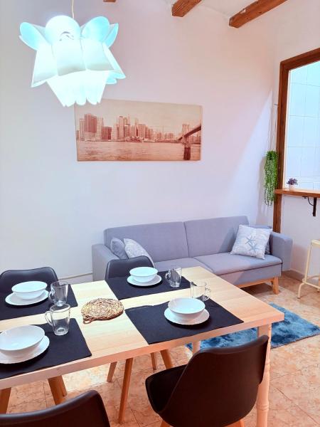 Amazing And Stylish Flat For 4 People With Breakfast Included 2 Blocks Away From Poblenou Beach - El Masnou