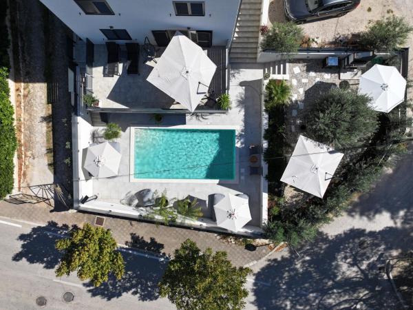 Didixi Apartments - Tisno