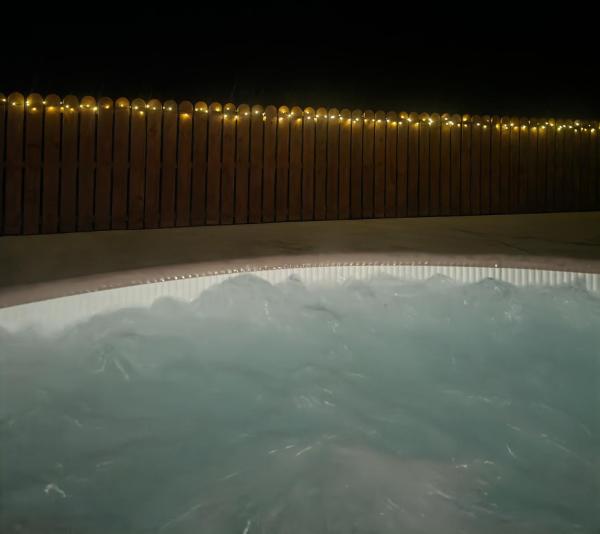 Self Contained Guest Suite With Hot Tub In Private Part Of House, Own Entrance - Écosse