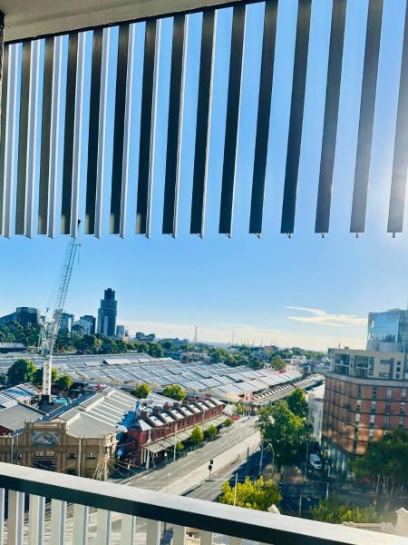 Premium Melbourne Apartments With Balcony And Free Tram Access - Melbourne