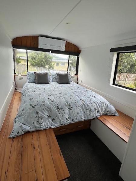 Luxury Beach Bus - Taranaki