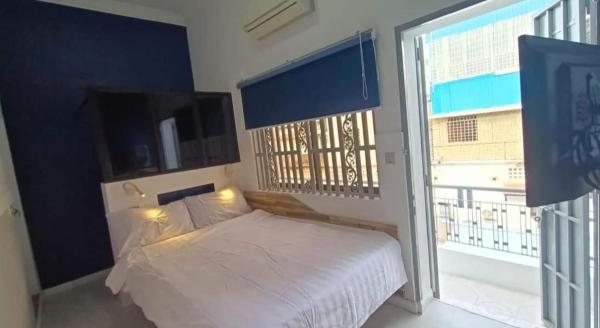 Little Susie Double Room With Balcony - Phnom Penh