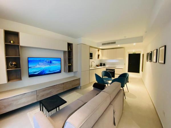 Mercury Suites Luxury Apartment With Rooftop Pool - Malta International Airport (MLA)
