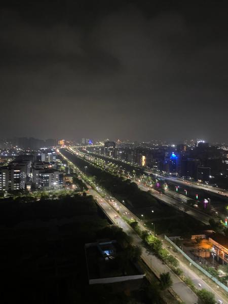 Cozy Flat 22nd Floor - 諾伊達