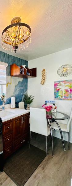 Cozy Coastal Mist King Waters Near Beaches, Hard Rock & Nature! - Surfside, FL