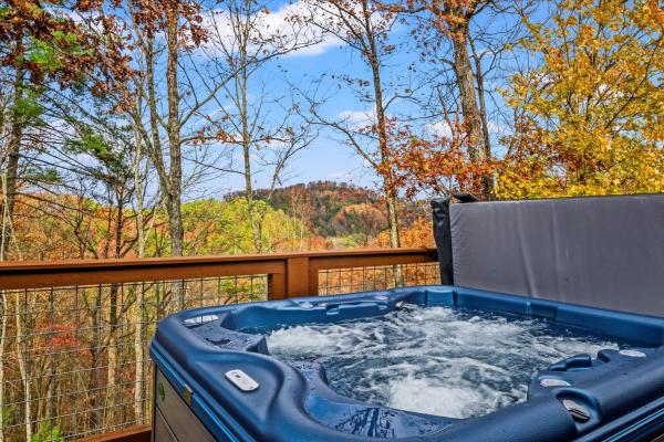 Modern Mountain Cabin With Fall Views - 15 Min From The Parkway - Hot Tub, Pack&play, Indoor Fireplace, Game Area - Pigeon Forge, TN