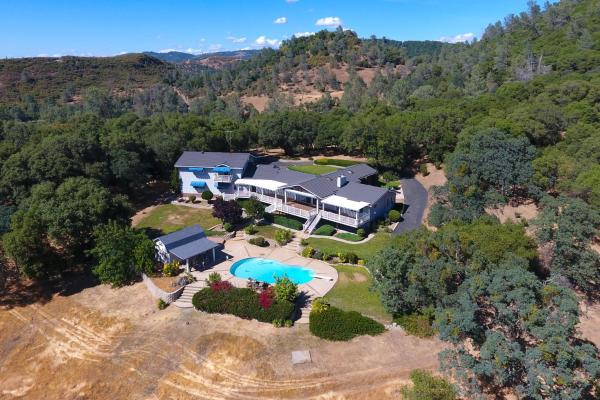 Whispering Oaks Estate - Copperopolis, CA