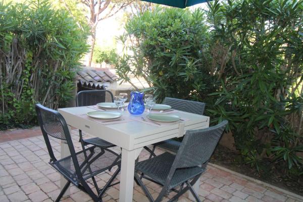 Gasjoly - Golfe De St-tropez Studio Avec Cabine Climatisé Pour 4 Personnes - Gassin