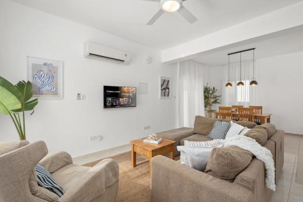Tariro Townhouse By Nomads - 파포스