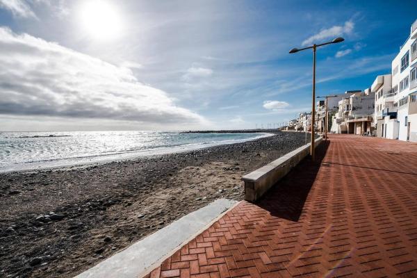 Playa Azul Amplio Y Luminoso Con Vistas Al Mar - Ingenio
