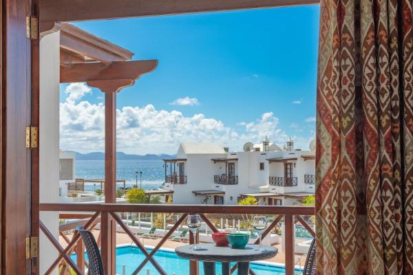 Casa Del Mar Ilic Apartment With Communal Pool And Sea Views - Playa Blanca