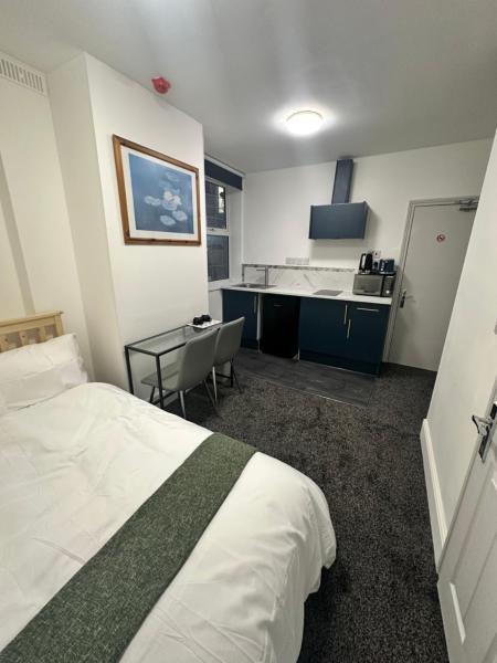 Room 5 Ng3 2az - Nottingham