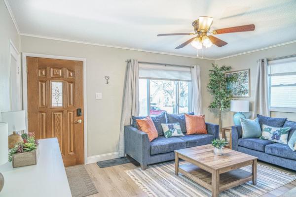 Close To U - Champaign, IL