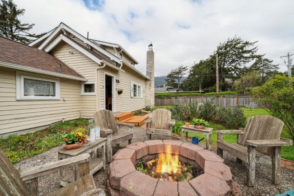 Susans Beach Cottage Steps To Sand & Surf! - Manzanita, OR