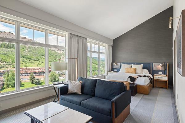 New! Luxury Resort Penthouse - Stunning 3 Bedroom - Snowmass Village, CO