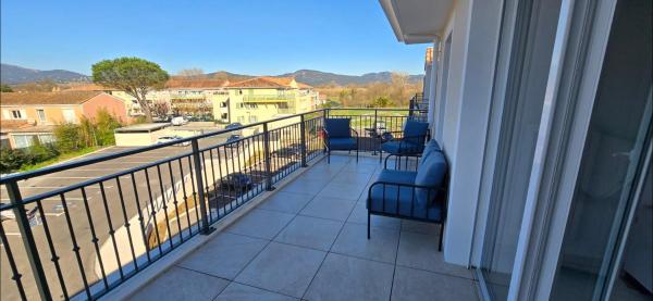 Nice Apartment For 2 With Balcony - Cogolin