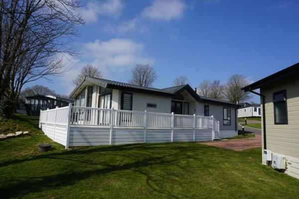 Meadow Lakes Tm44 - St Austell