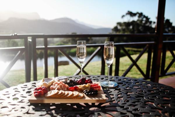 Montmartre Chalets & Venue - Franschhoek