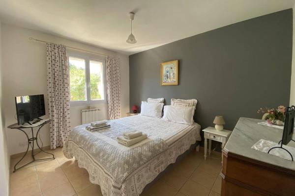 At Tinou's Spacious Quiet House With Garden For 2 People - L'Isle-sur-la-Sorgue