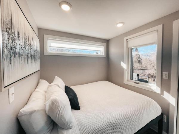 Beautiful And Elegant River Front Cottage - Reno, NV